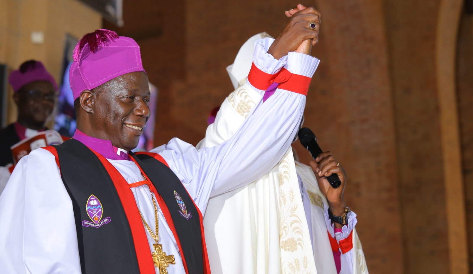 Omulabirizi owomukaaga ow’e Namirembe Rev.Moses Banja atuuziddwa – buli ...