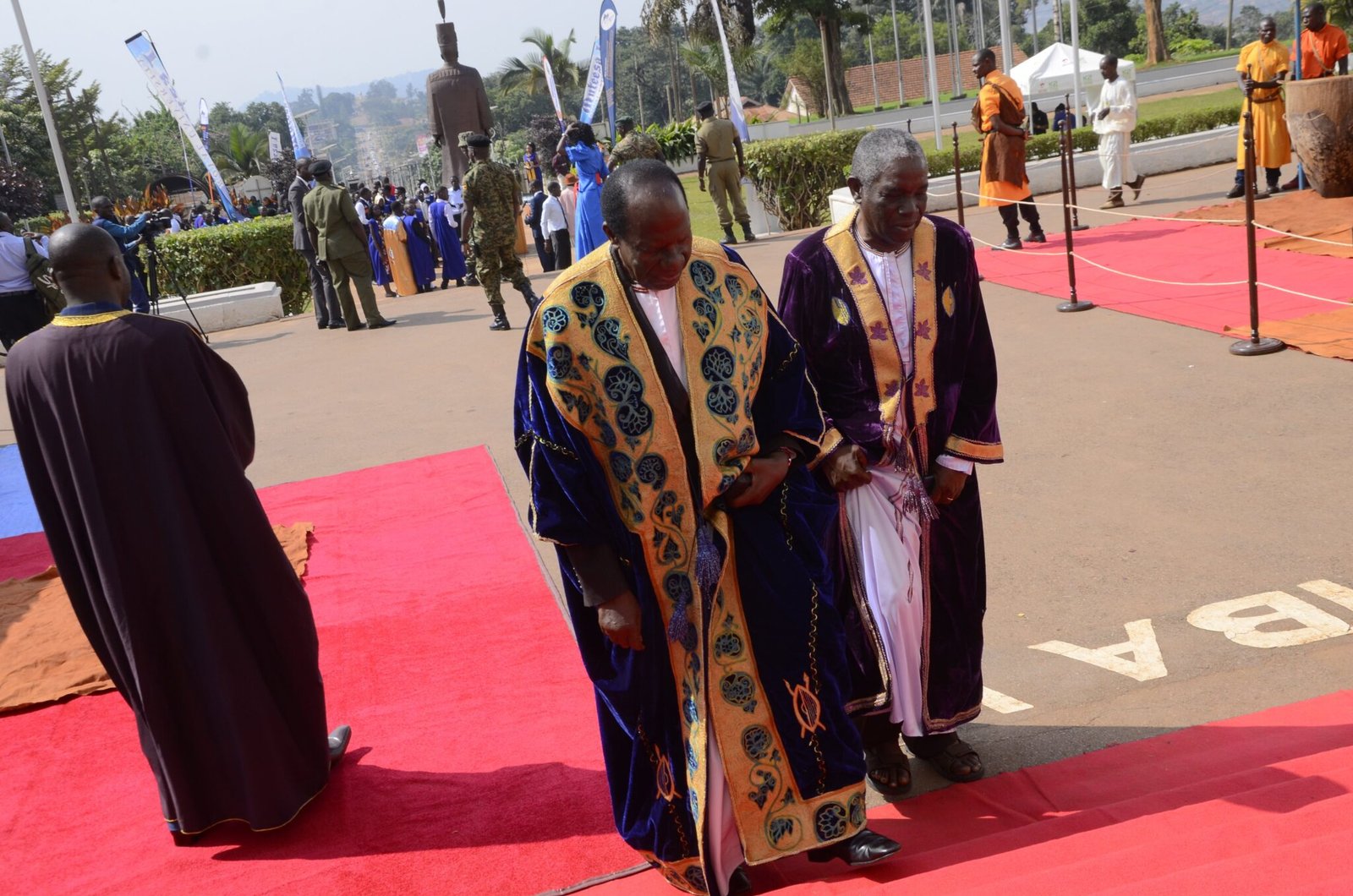 Owek.Nelson Kawalya eyali omukubiriza w’Olukiiko lwa Buganda afudde ...